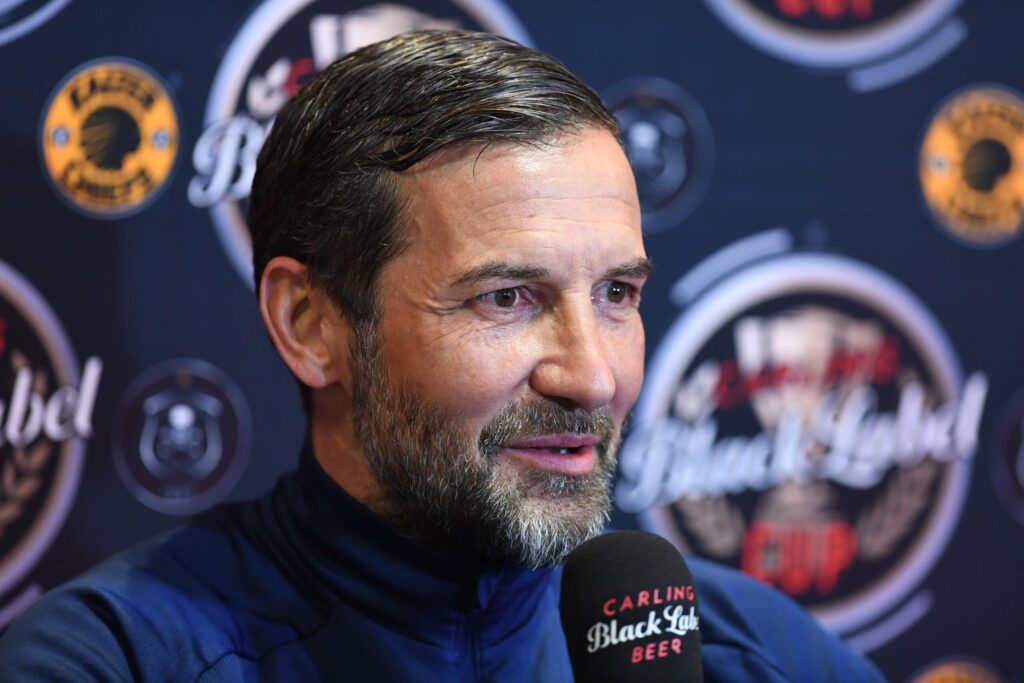 Zinnbauer Makes Bold Trophy Statement - iDiski Times