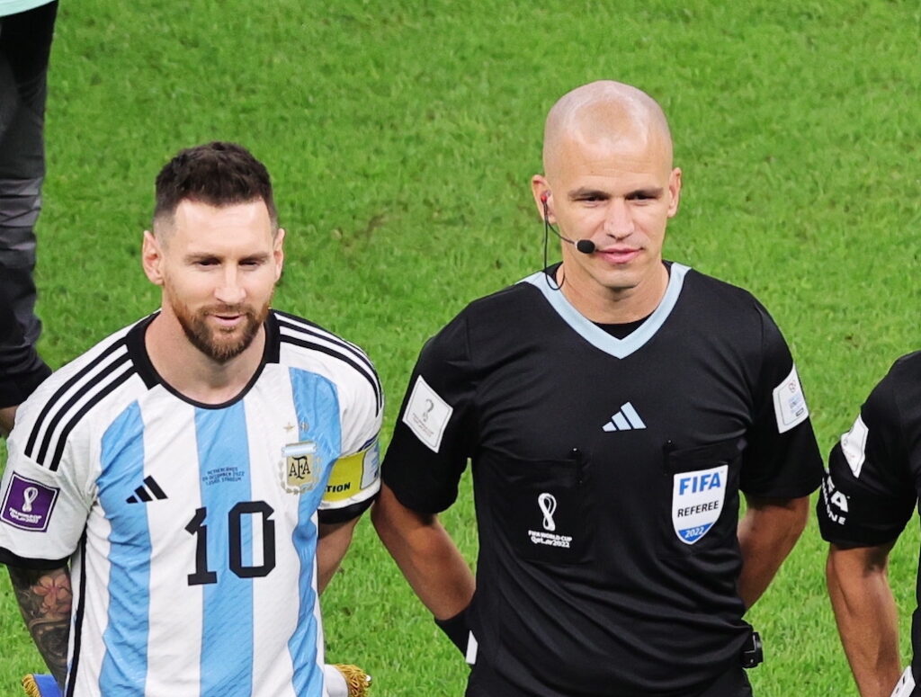 Official: Victor Gomes Announces Retirement - iDiski Times