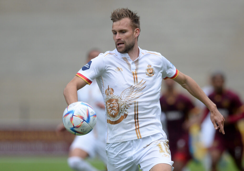 Nteo Mum Over De Jong Sale - iDiski Times