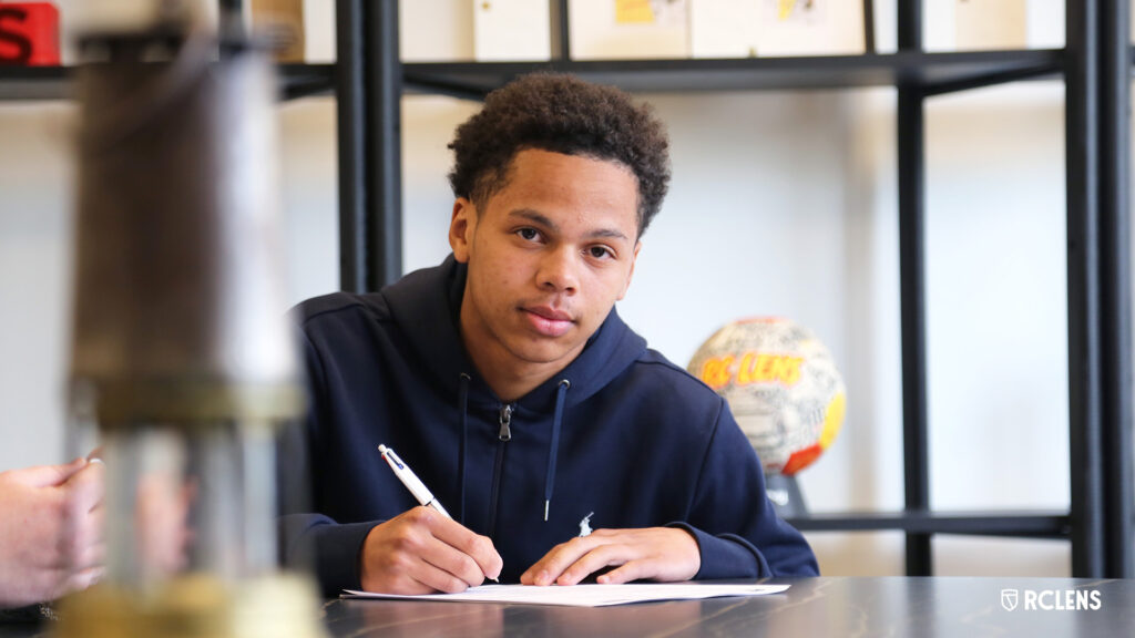 SA Talent Signs Pro Deal With Ligue 1 Club - iDiski Times