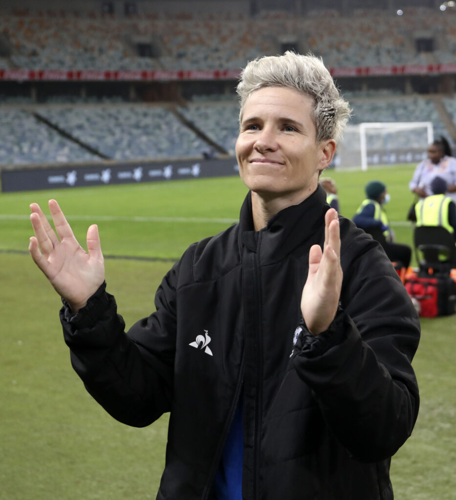 Janine Breaks The African Record! - iDiski Times