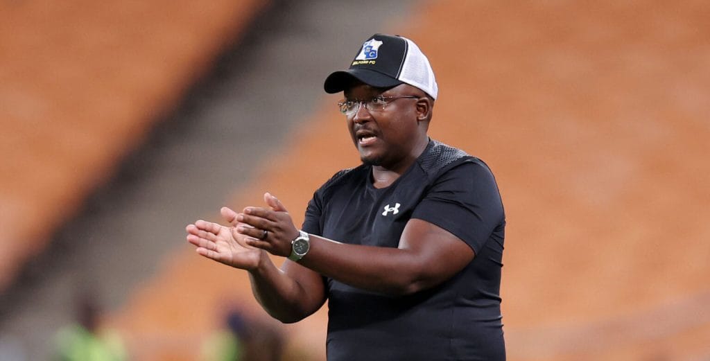 Milford Coach - I'm A Football Fan More Than A Chiefs Fan - iDiski Times