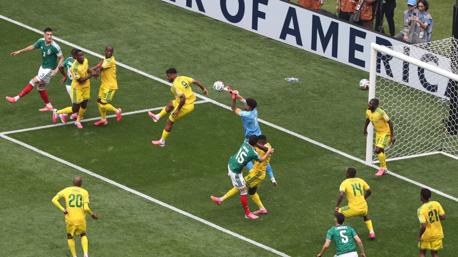 Manqoba Makes Neymar & Vinicius Example Over Broos Tactics - iDiski Times